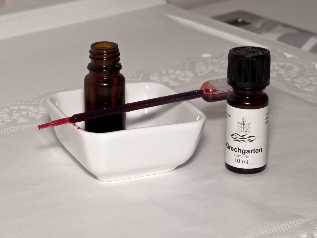 How To Create Simple Perfume Blends Using Aromatic Notes – Herbal Academy