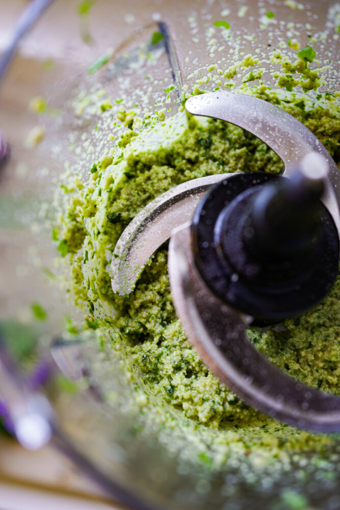 Chickweed Pesto: How to Make This Wild Greens Recipe – Herbal Academy
