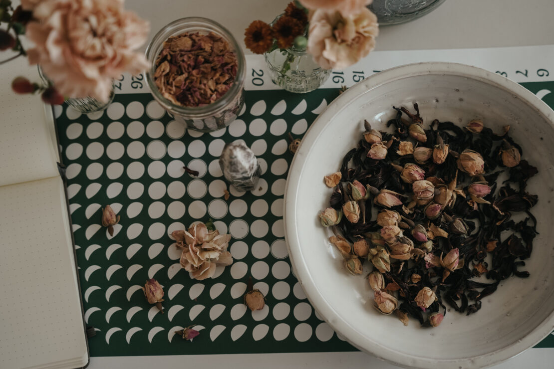 In Bloom: Floral Tea Recipe for the Full Moon – Herbal Academy